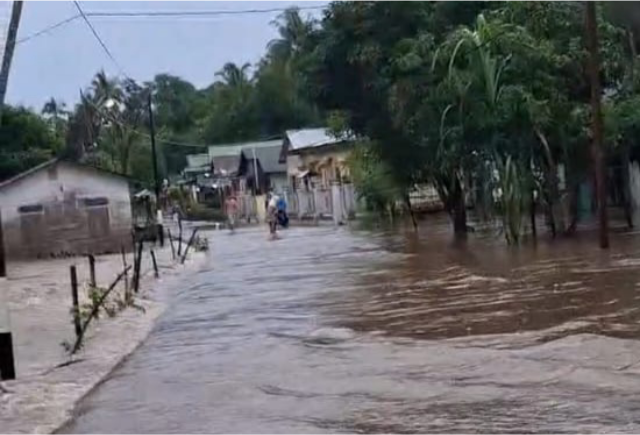 Rumah, Sekolah dan Perkantoran Terendam Banjir di Barus Tapteng ...